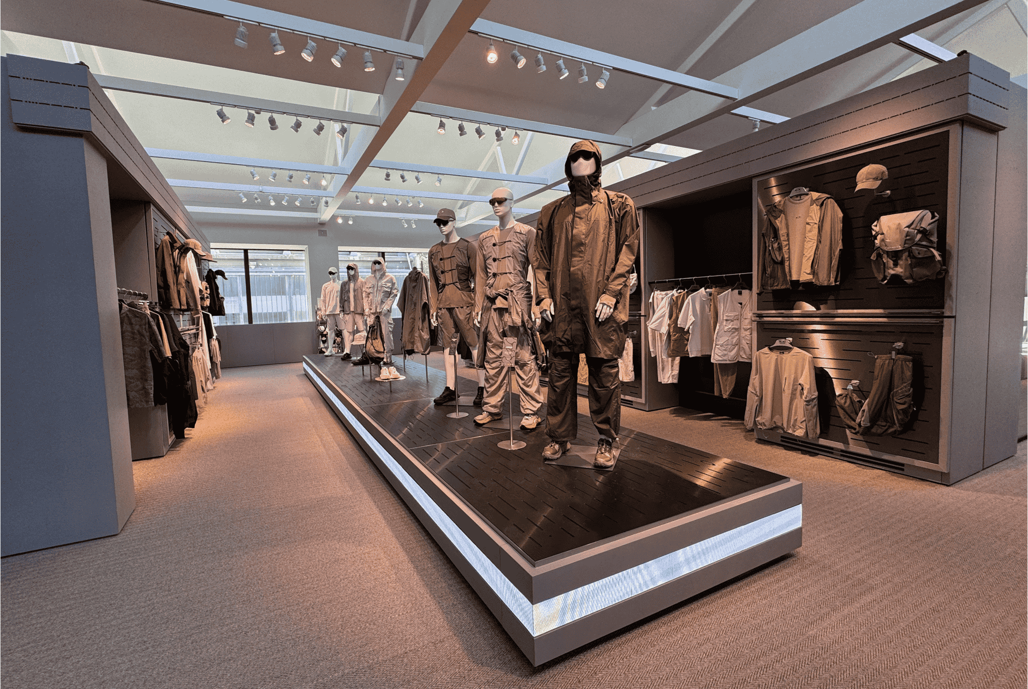 How to choose the right window dresser for your store | Yu Retail